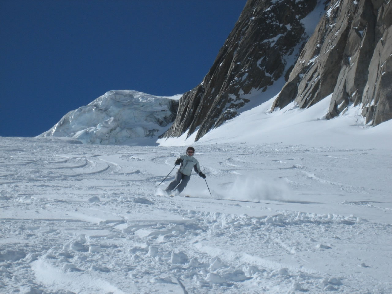 SKI AVEC UN GUIDE A LA VALLEE BLANCHE : AIGUILLE DU MIDI - CHAMONIX